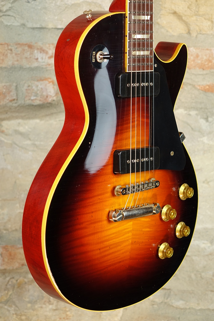 GIORDANO Tributo '56 P90 Stinger - Aged Gold Top - with Sunbear pickups
